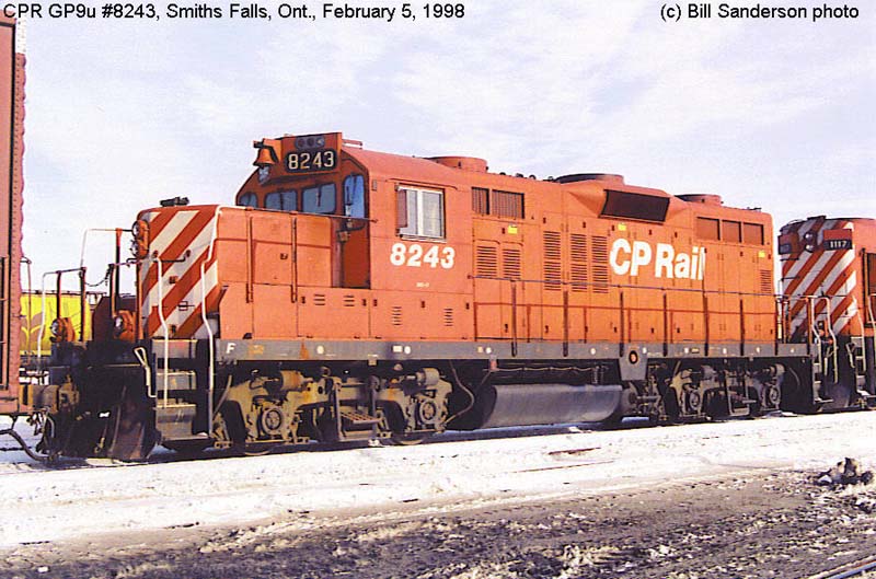 GP9u 8243